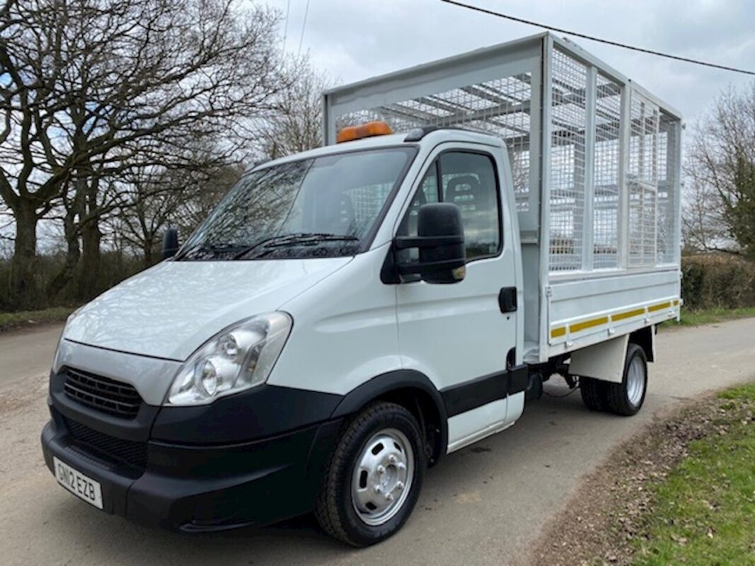 Caged Box Trucks: Versatile Transportation Solutions for Secure Cargo ...