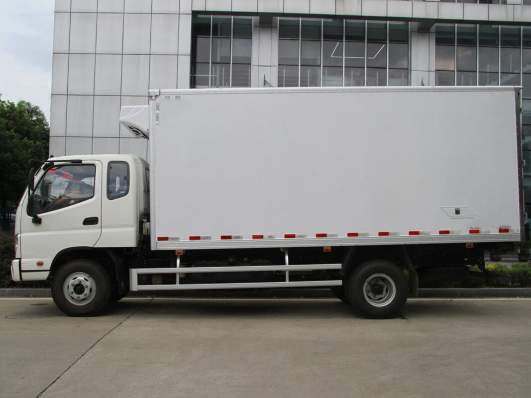 Foton 6 Meter Refrigerated Box Truck - Van Truck Trailer Cargo