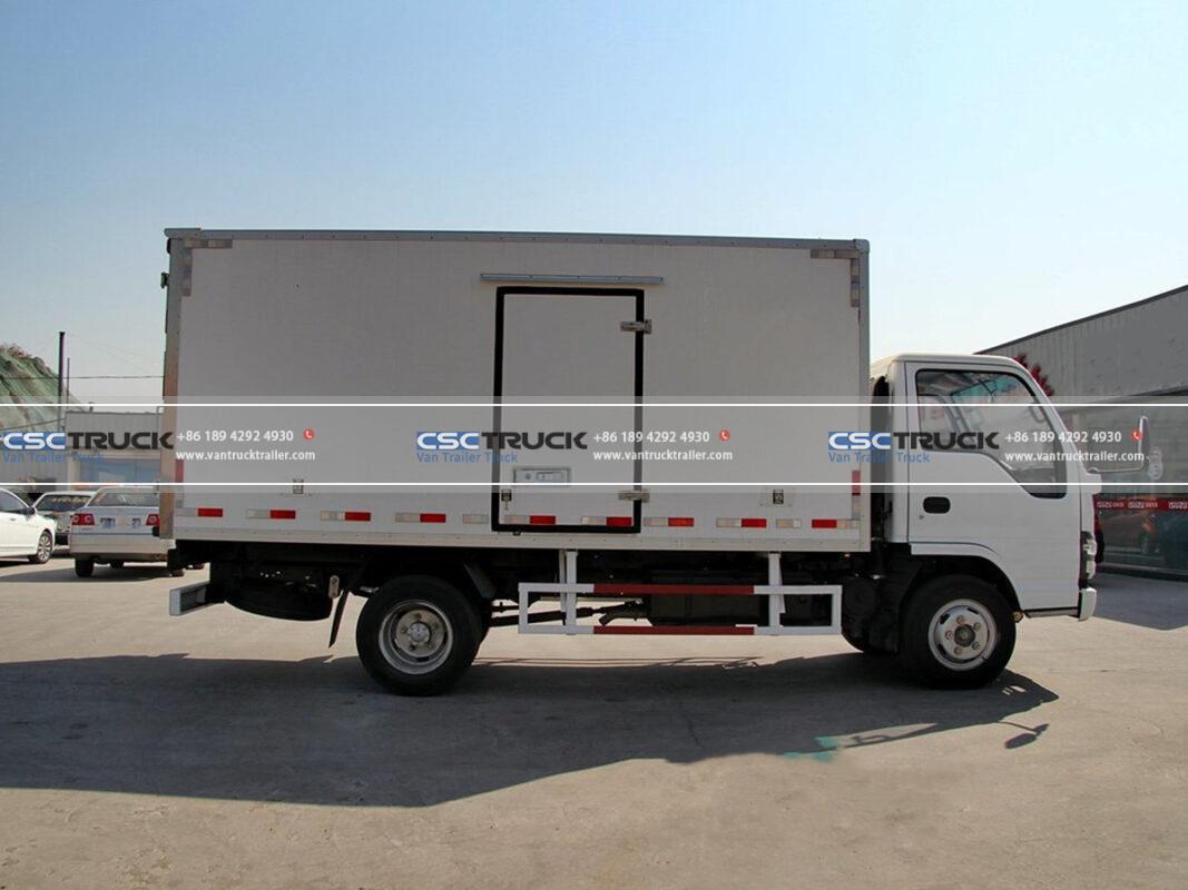 ISUZU 6 Meter Refrigerated Transport Box Truck - Van Truck Trailer Cargo